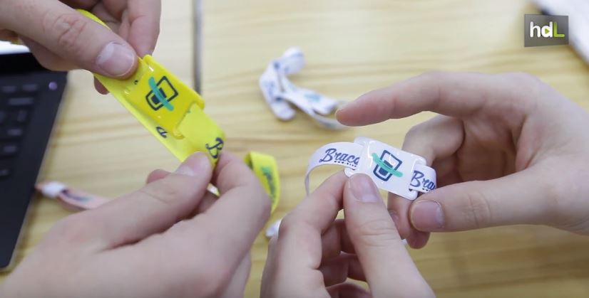 Bracelit, un monedero virtual en la muñeca para facilitar el pago en ...